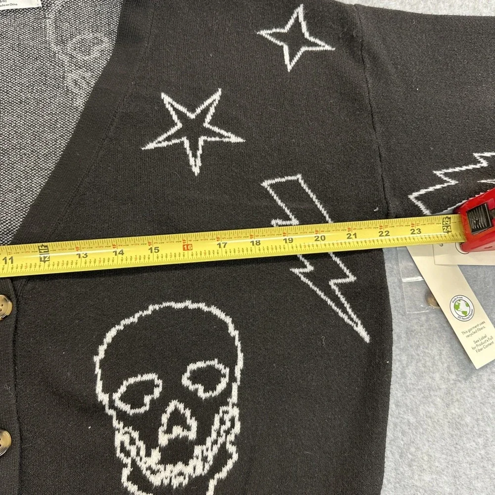No Boundaries | Sweaters | No Boundaries Black Soot Skull Graphic ...